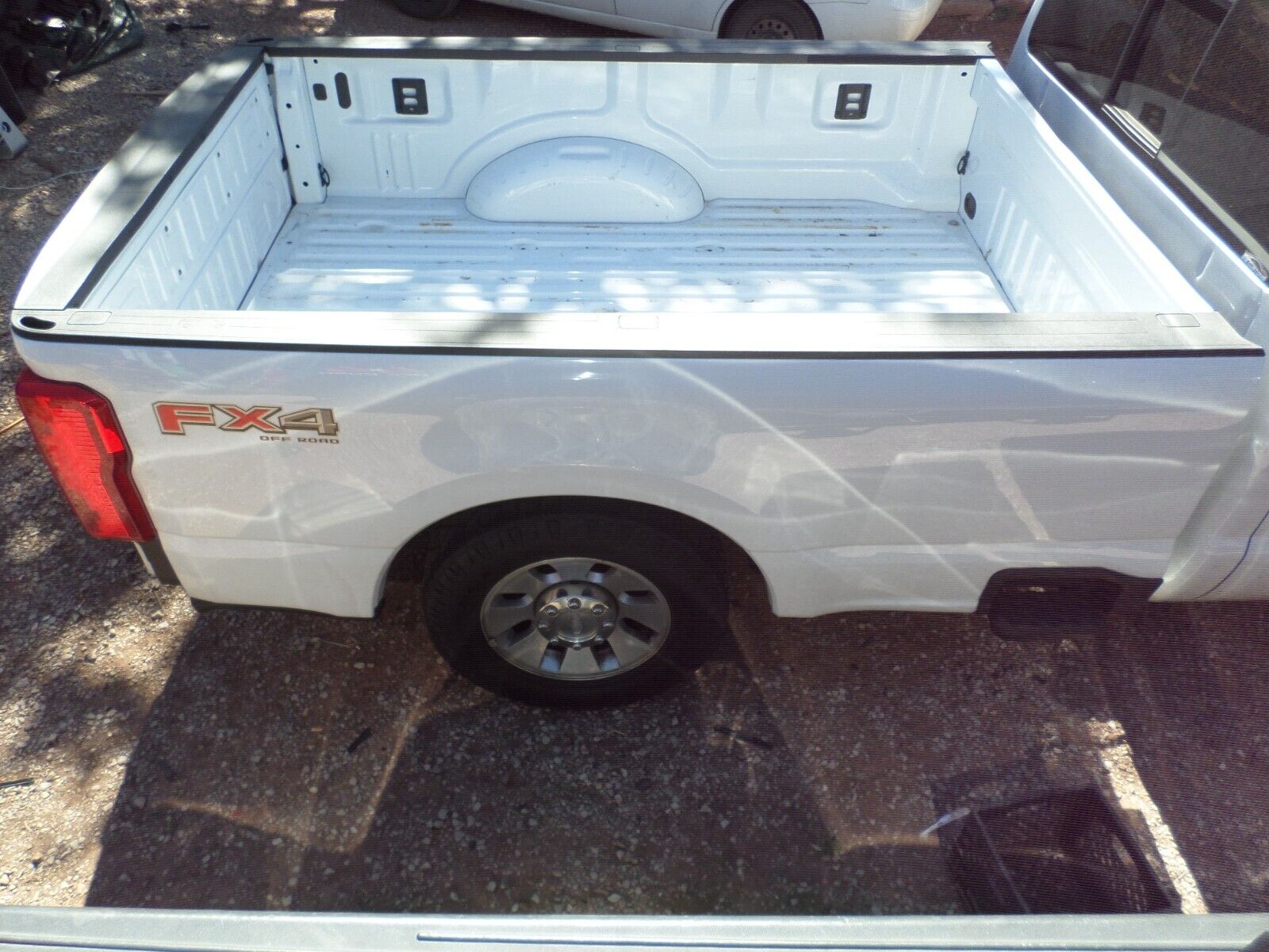 2023 FORD F250/F350 TRUCK BED BOX LONG 8' SRW WHITE COMLETE W/ TAILGAT ...